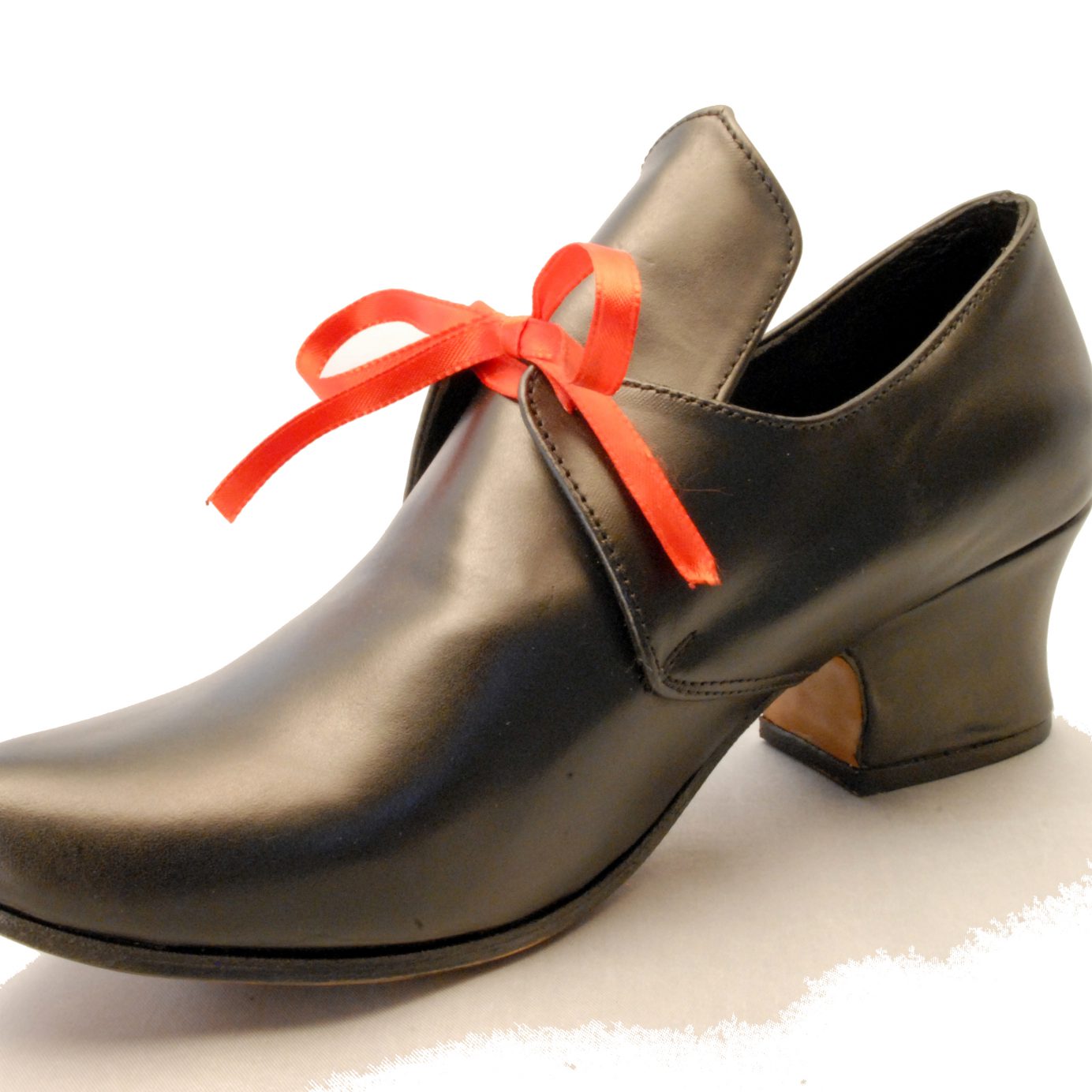 The Anna, a Colonial black-smooth shoe | Fugawee