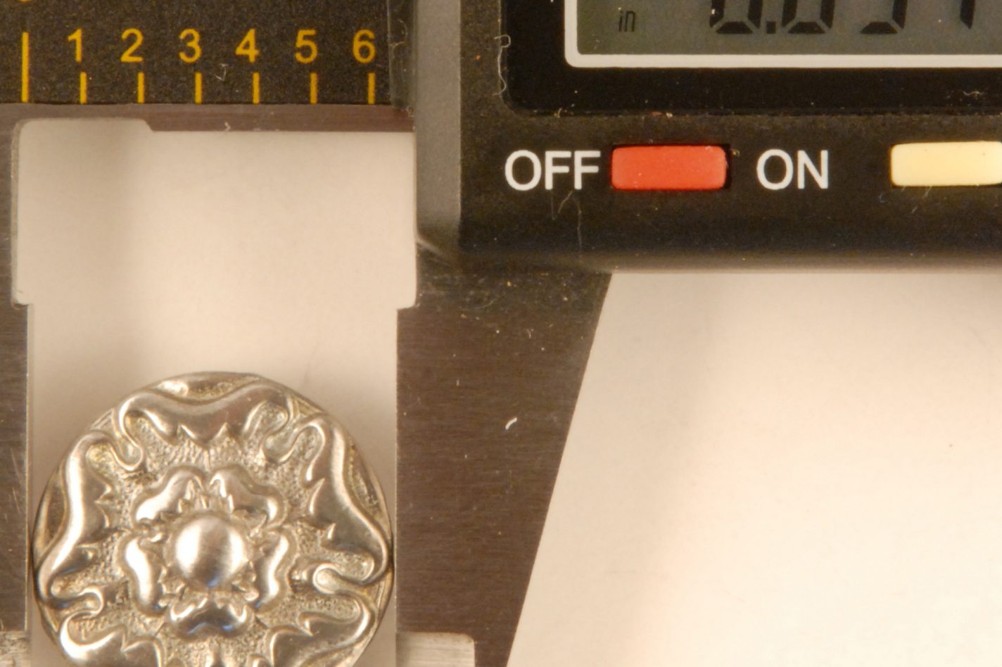 Floral Tudor Rose Button | Fugawee